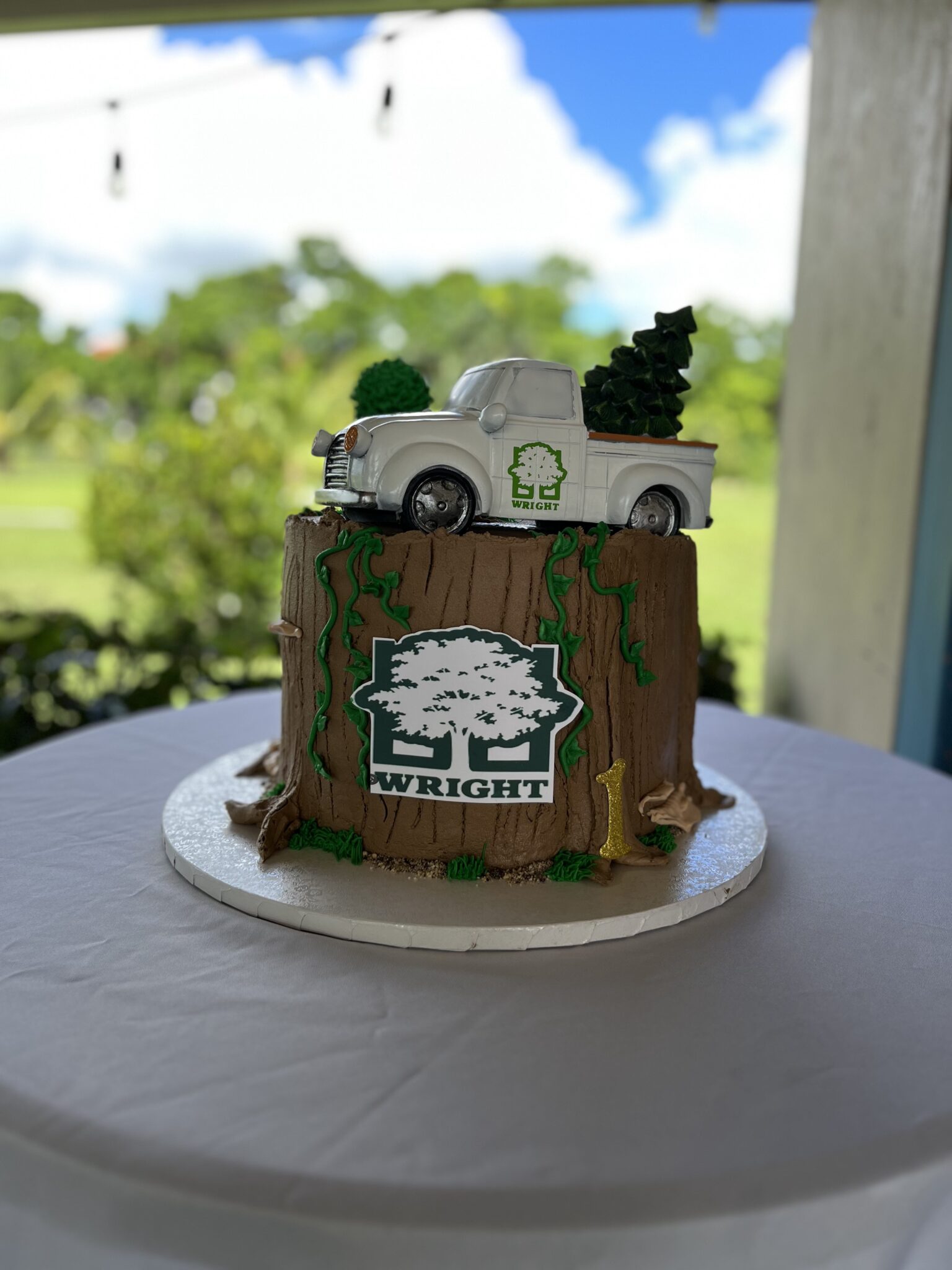 Wright Tree Service || ¡Celebración!